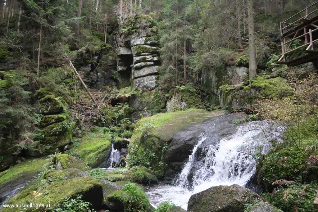 Wandern zum LOHNBACHFALL: Waldviertel-Ausflug (mit Kindern)